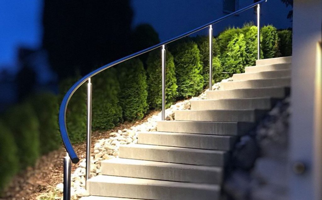 Handlauf mit LED Beleuchtung – Müller Biegetechnik